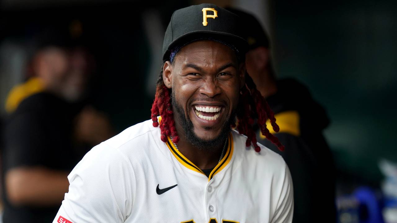 Pirates' Cruz nabs runner at the plate on 105.2 m.p.h. throw from ...