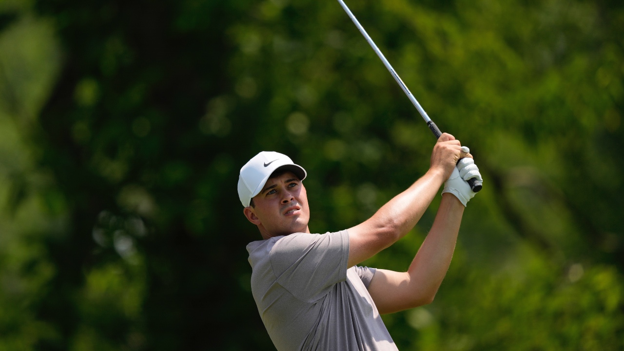 Davis Thompson makes late birdie to break out of logjam, lead John ...