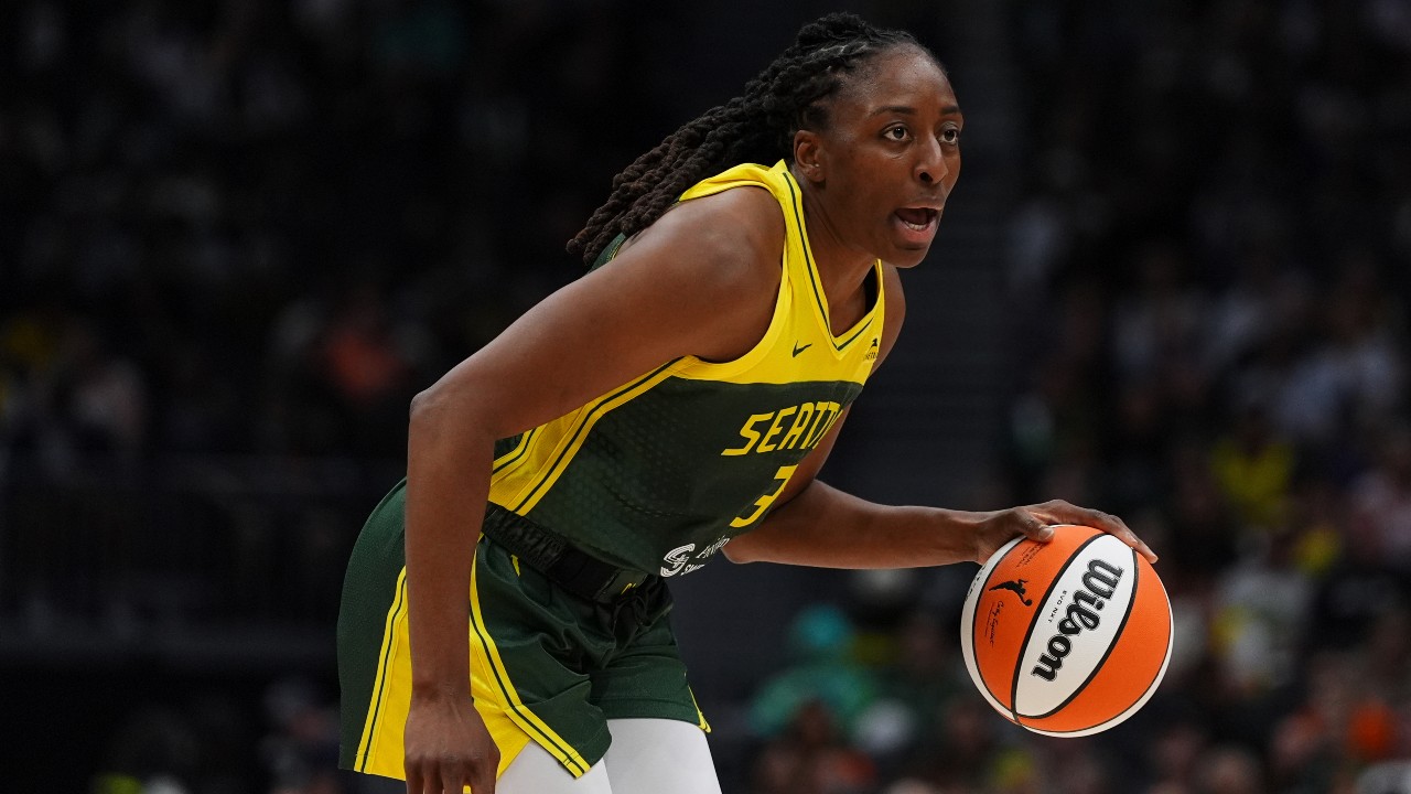 Nneka Ogwumike moves into sixth on WNBA's all-time scoring list as ...