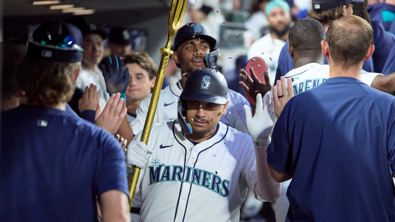 Mariners' Josh Naylor exits after at-bat in third inning vs. White Sox ...