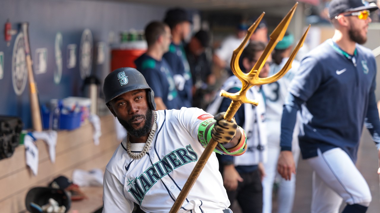 Mariners’ Canzone hits walk-off single to finish three-game sweep of ...