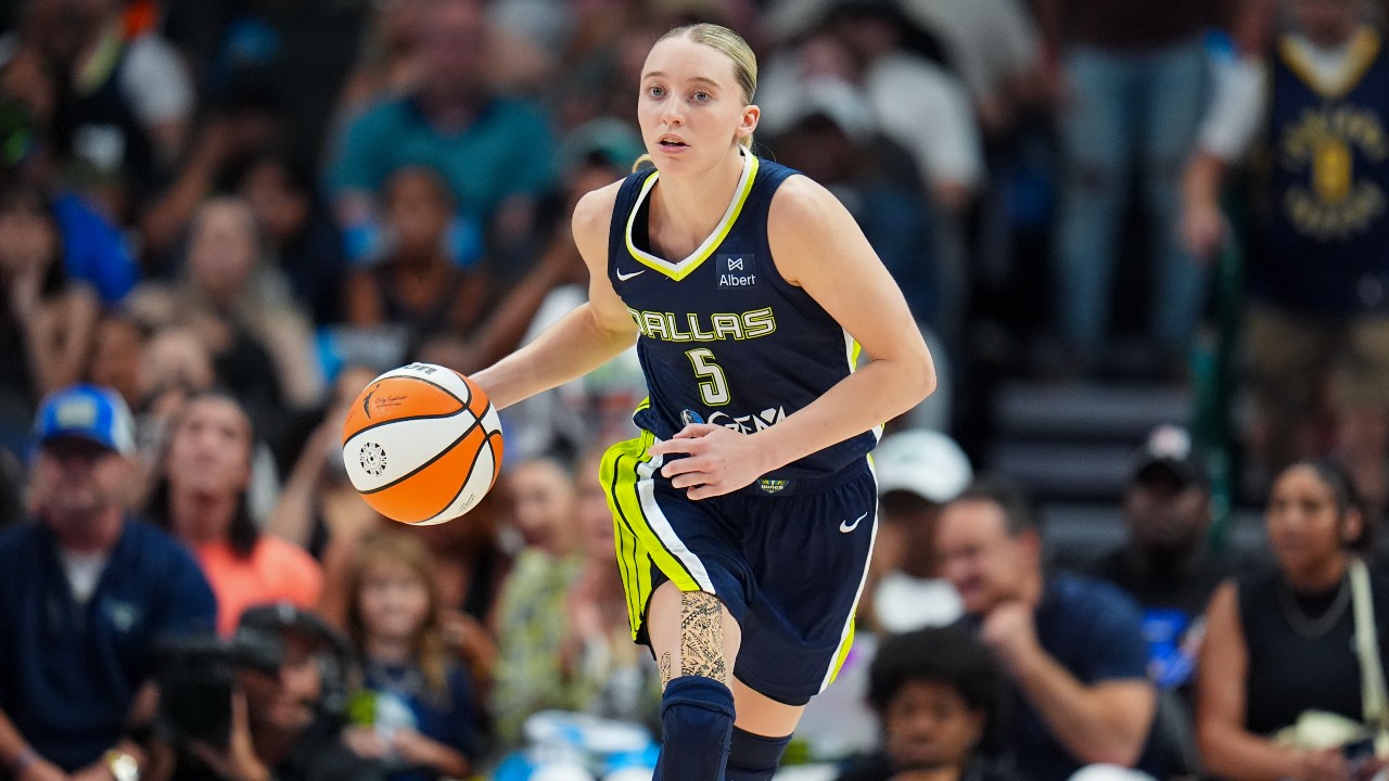 Wings guard Paige Bueckers suffers back injury, will take it 'day-to-day' - Sportsnet.ca