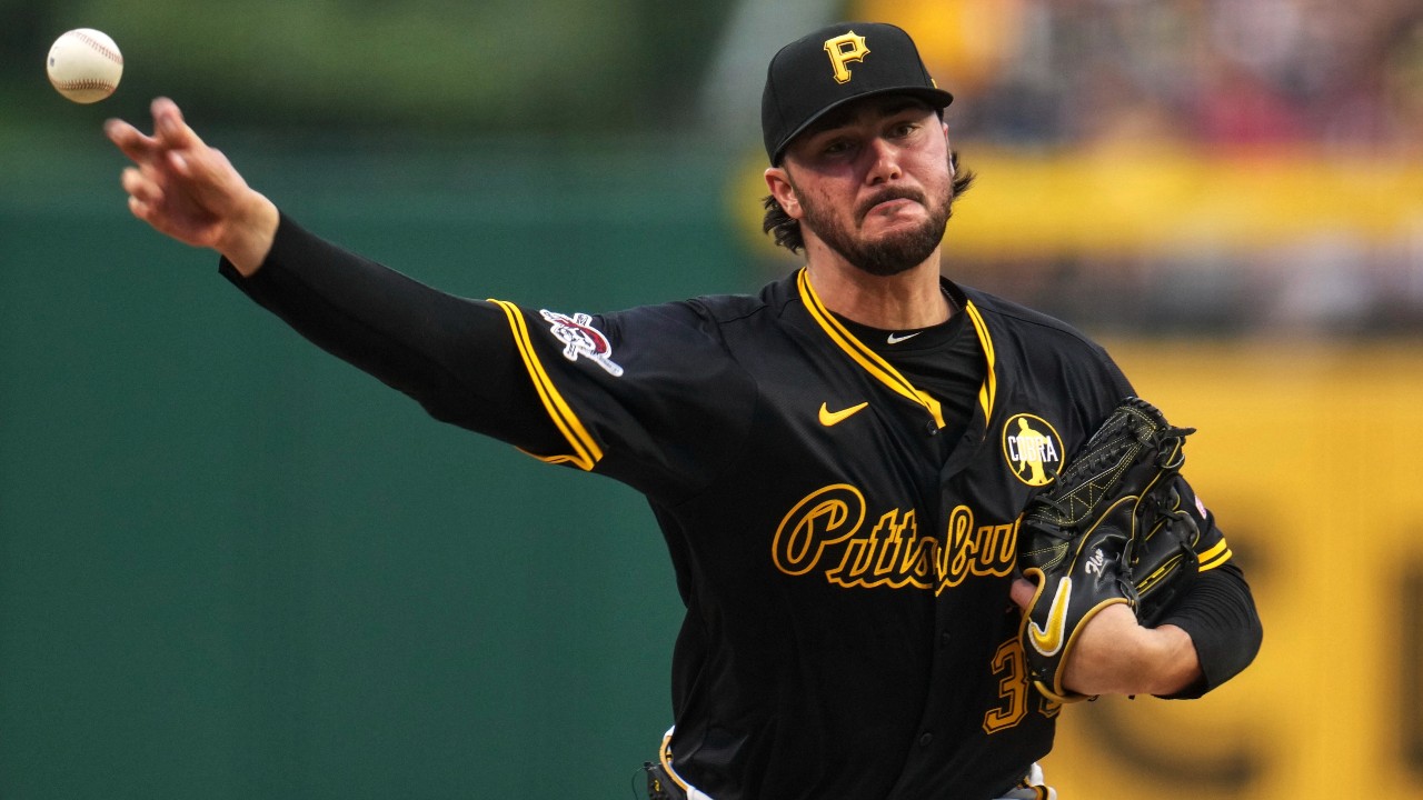 Keilanie xx i reached to the door and it unlatched to a