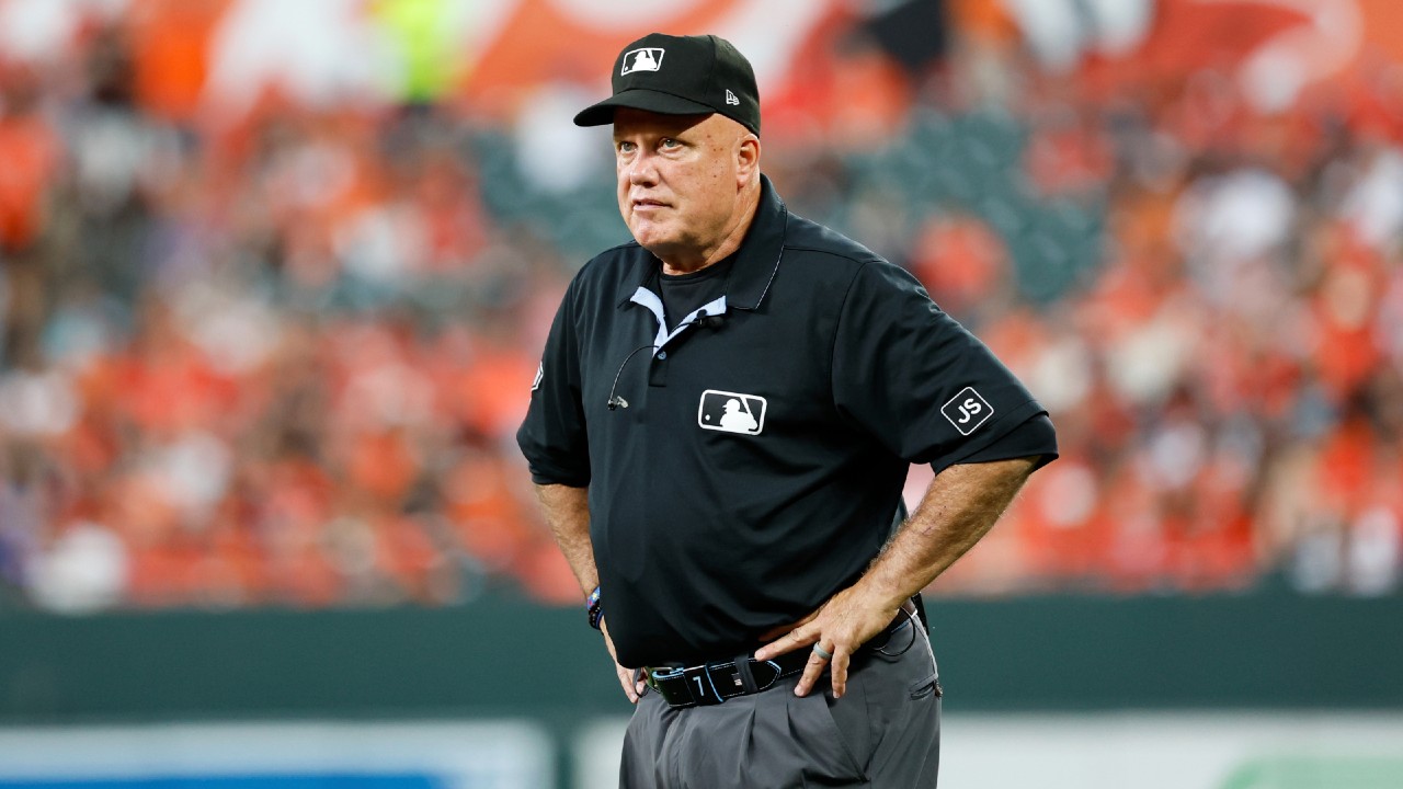 Umpire leaves Blue Jays-Rays game with illness - Sportsnet.ca