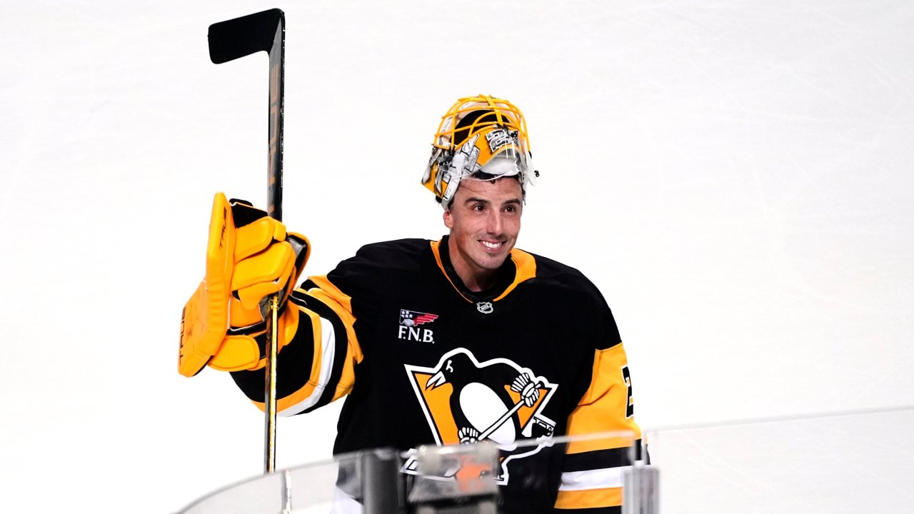 Marc-Andre Fleury plays one final prank on Penguins teammates ...