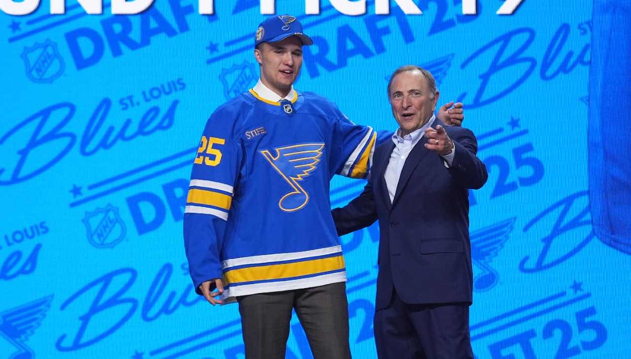 Blues sign 2025 first-round pick Carbonneau to entry-level deal ...