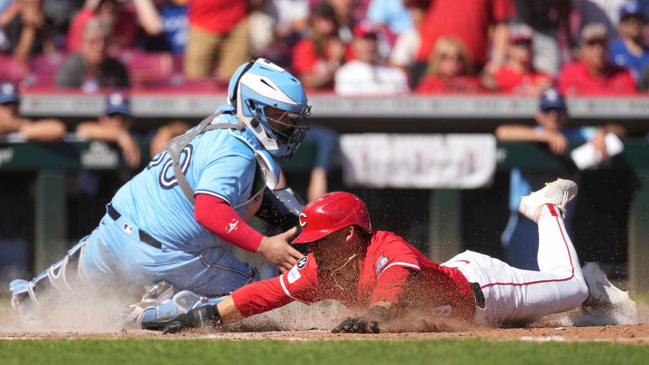 Blue Jays relievers falter again in ninth-inning collapse against Reds ...