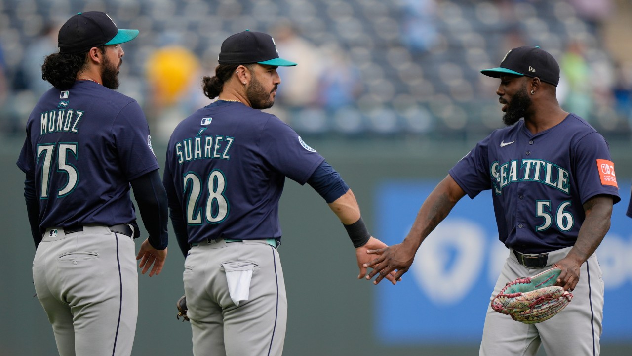 Mariners beat Royals, pull even with Astros in AL West - Sportsnet.ca