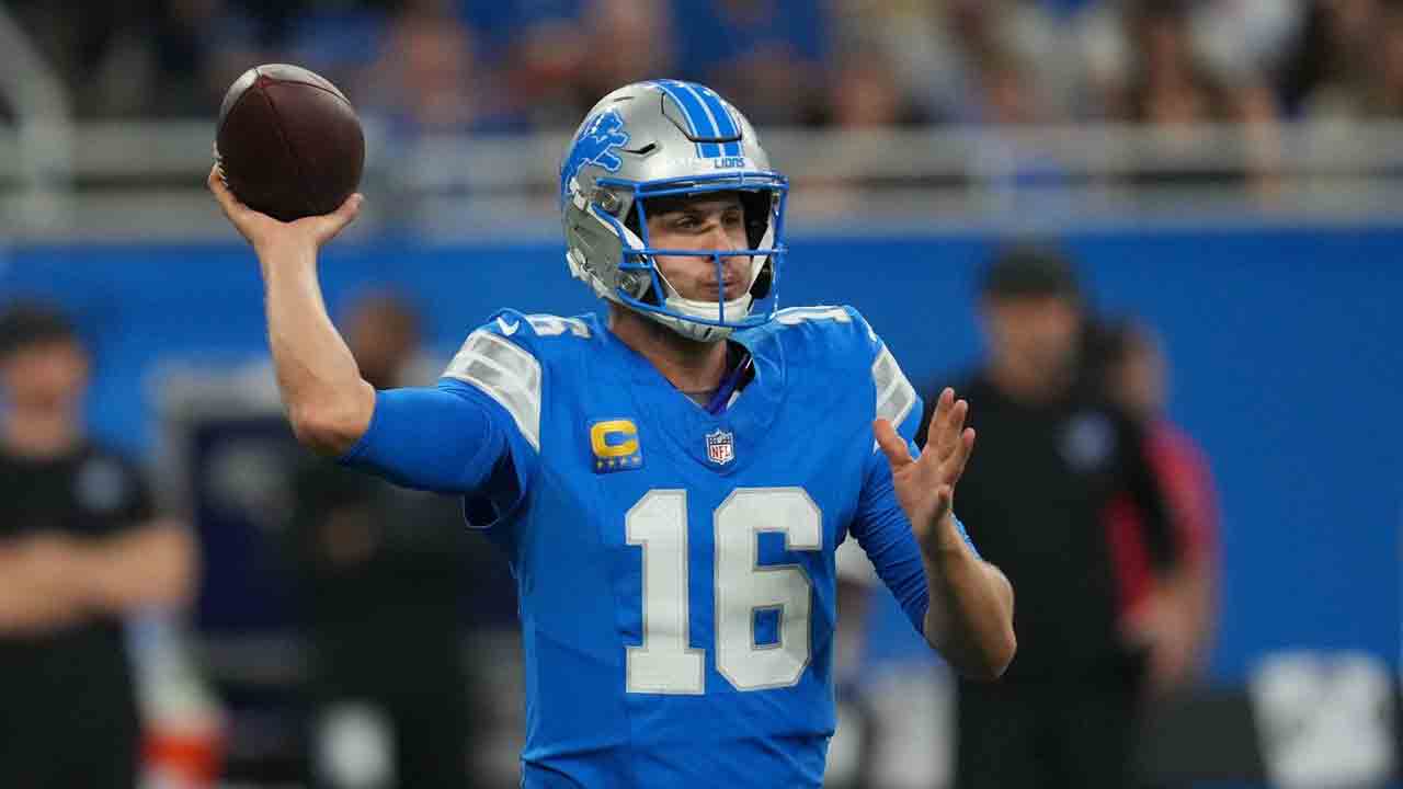 Goff throws 2 TD passes to St. Brown, Lions beat Browns for 3rd ...