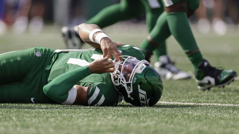 Jets QB Justin Fields ruled out for Week 3 game vs. Buccaneers with concussion - Sportsnet.ca
