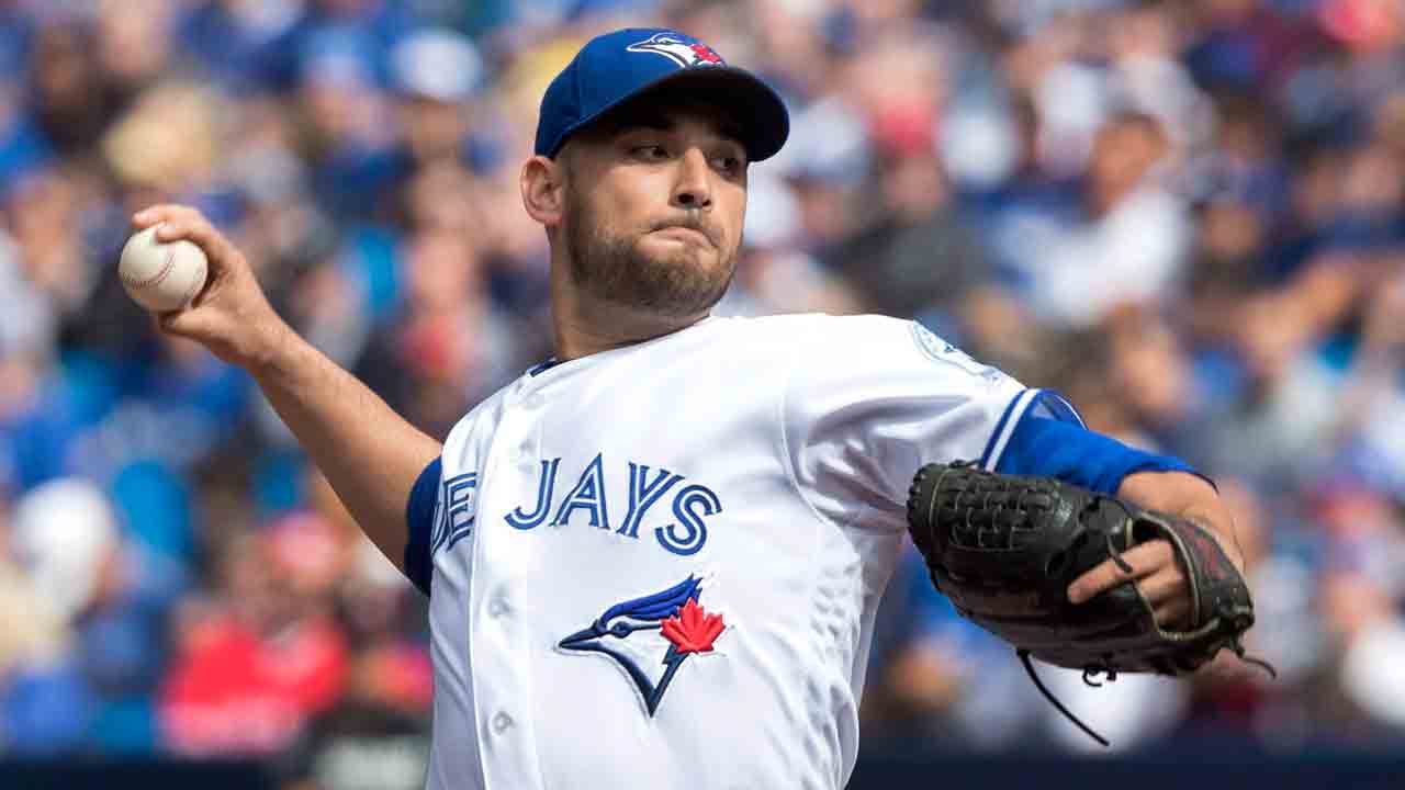 Marco Estrada throws out first pitch at Game 7 - Sportsnet.ca