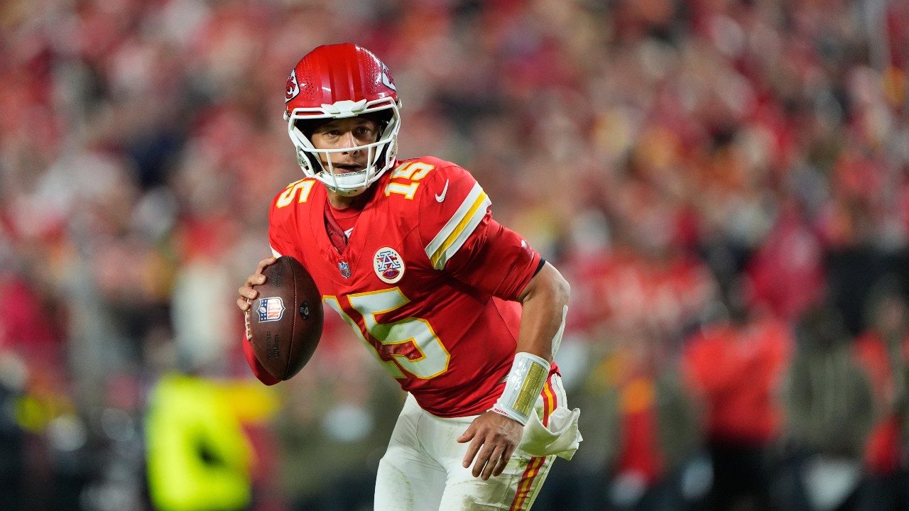Mahomes, Hunt lead Chiefs to dominant win over Commanders - Sportsnet.ca