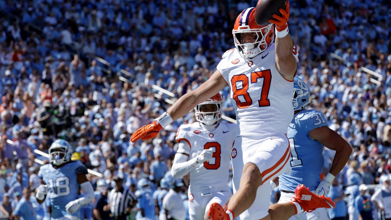 Clemson cruises past UNC in Swinney-Belichick coaching matchup ...