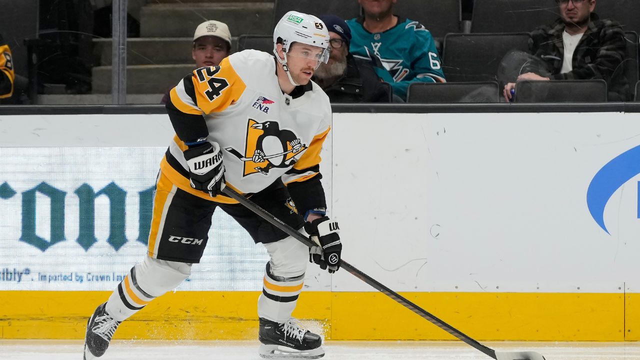 Blackhawks sign defenceman Matt Grzelcyk after PTO - Sportsnet.ca