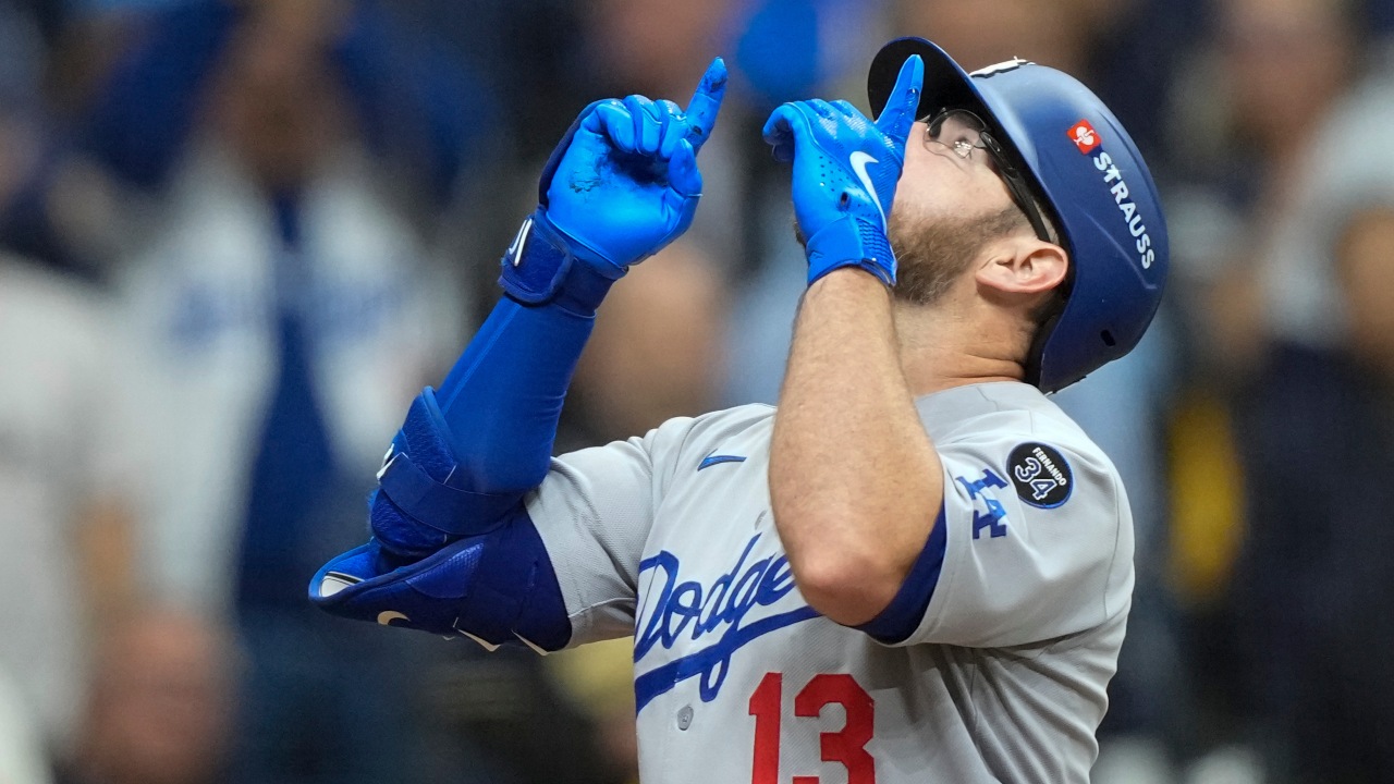 Dodgers' Max Muncy smashes franchise post-season home-run record ...