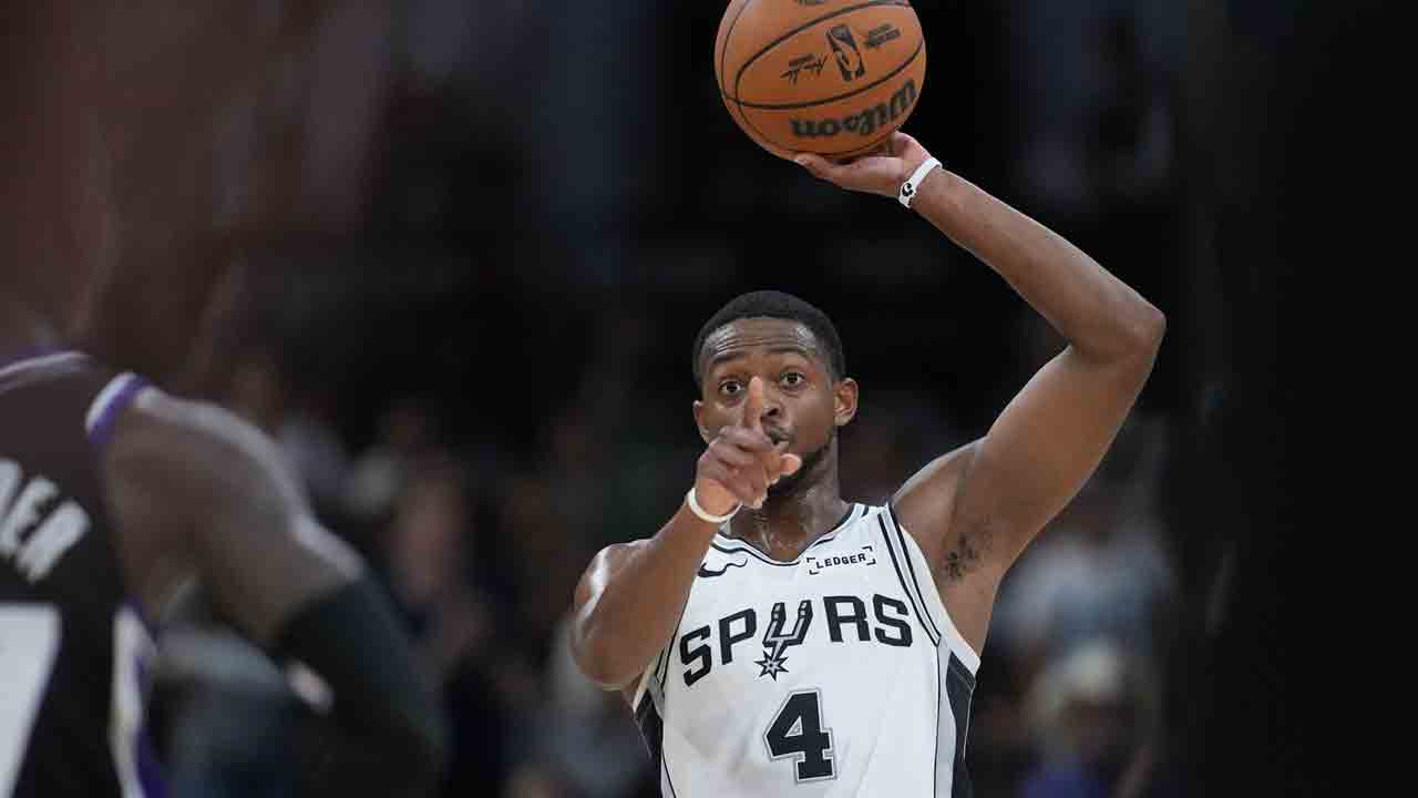 Fox's season-high 28 points leads Spurs past Kings without Wembanyama ...