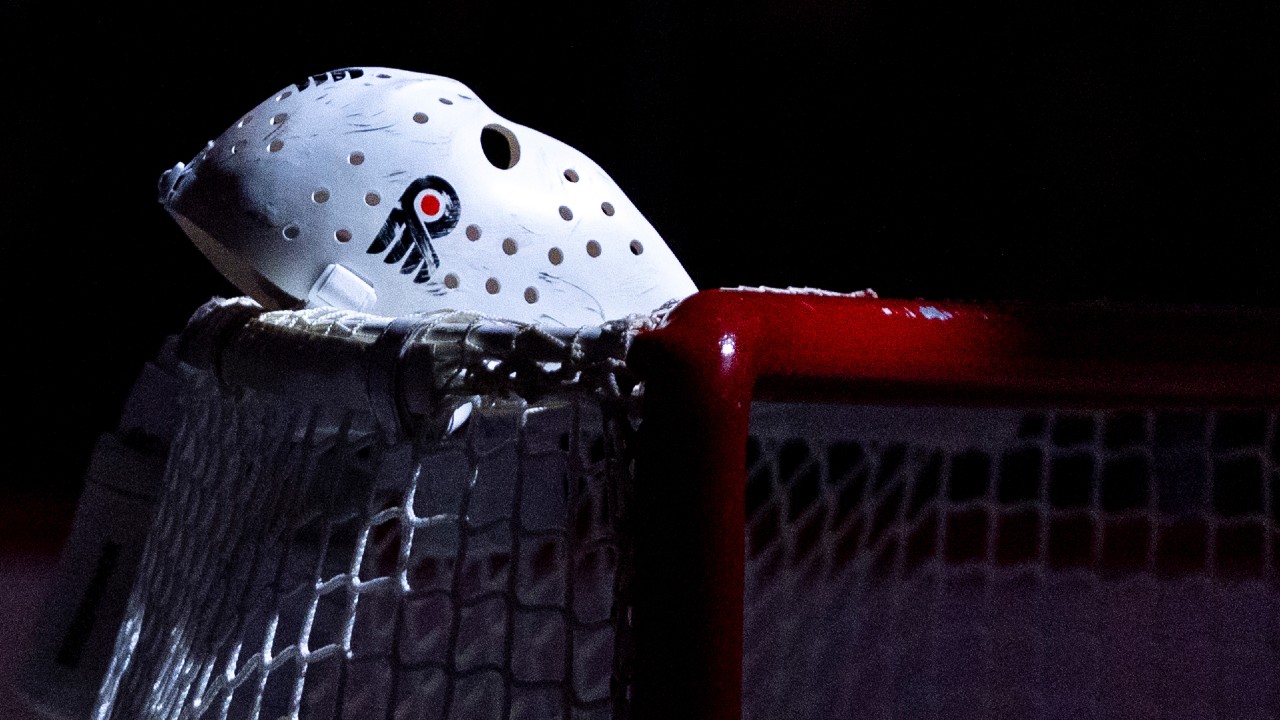 Flyers honour late former goalie Bernie Parent with pre-game ...