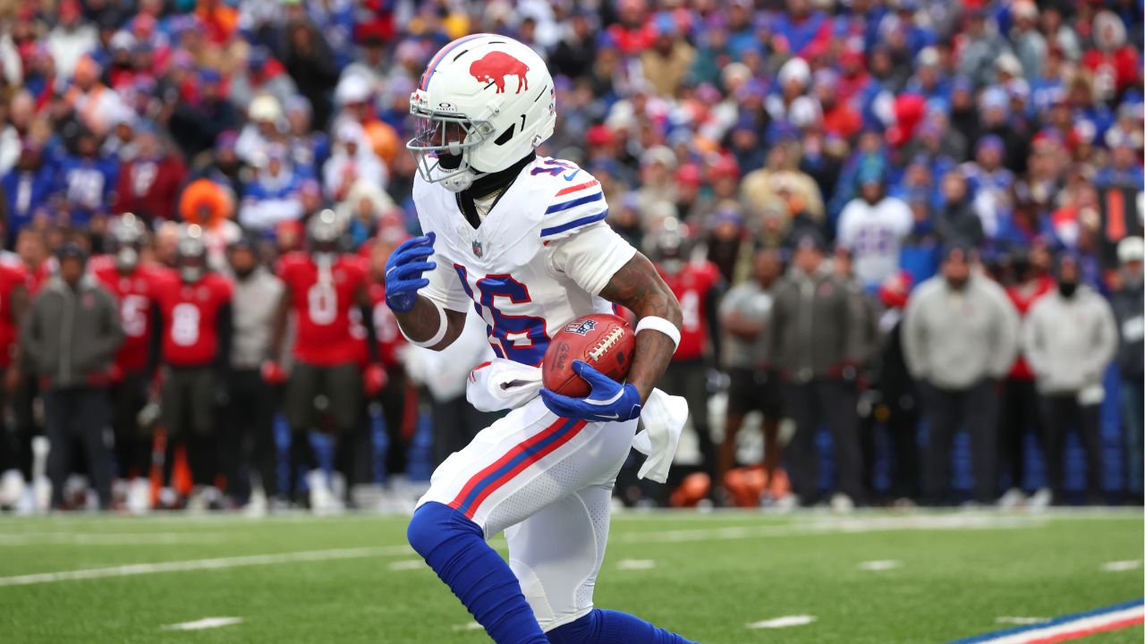 Bills place Mecole Hardman on IR, elevate Gabe Davis for Texans game ...