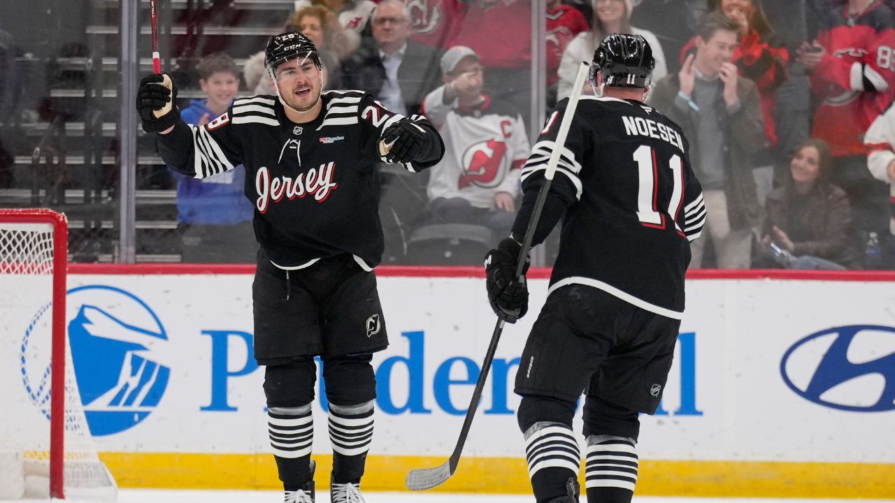 Nhl Roundup Devils Snap Losing Streak With Win Over Red Wings