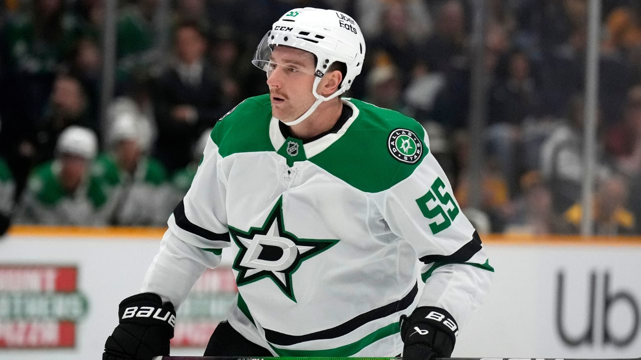 Stars' Thomas Harley out week to week with lower-body injury - Sportsnet.ca