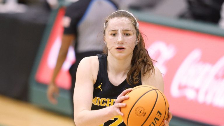 Canada's Syla Swords helps Michigan knock off Binghamton - Sportsnet.ca