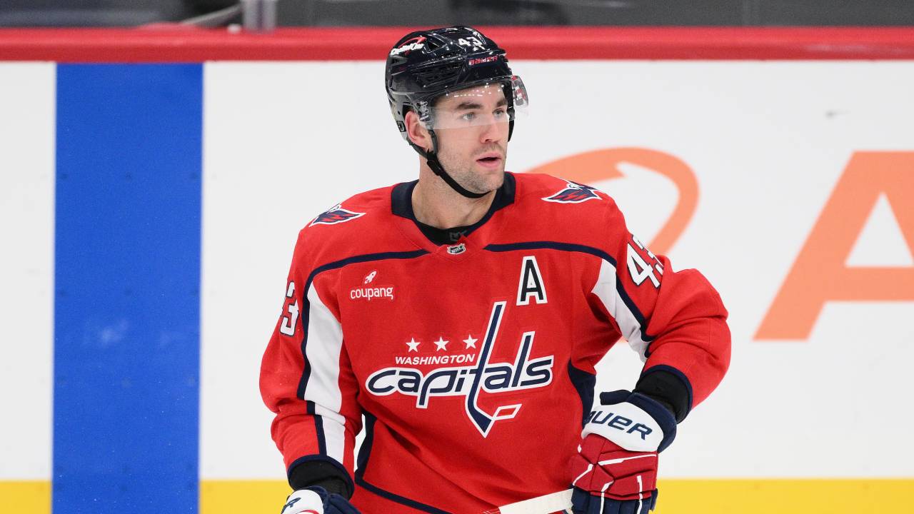 Capitals' Wilson exits vs. Blackhawks with lower-body injury - Sportsnet.ca