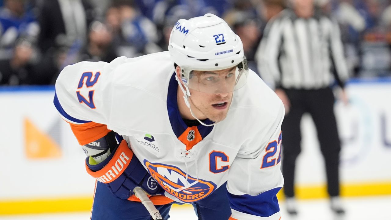 Lee scores early, Rittich makes 26 saves in Islanders win over Rangers ...