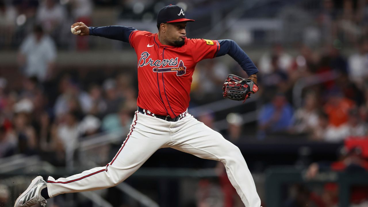 Rangers sign former all-star reliever Alexis Diaz to a one-year ...