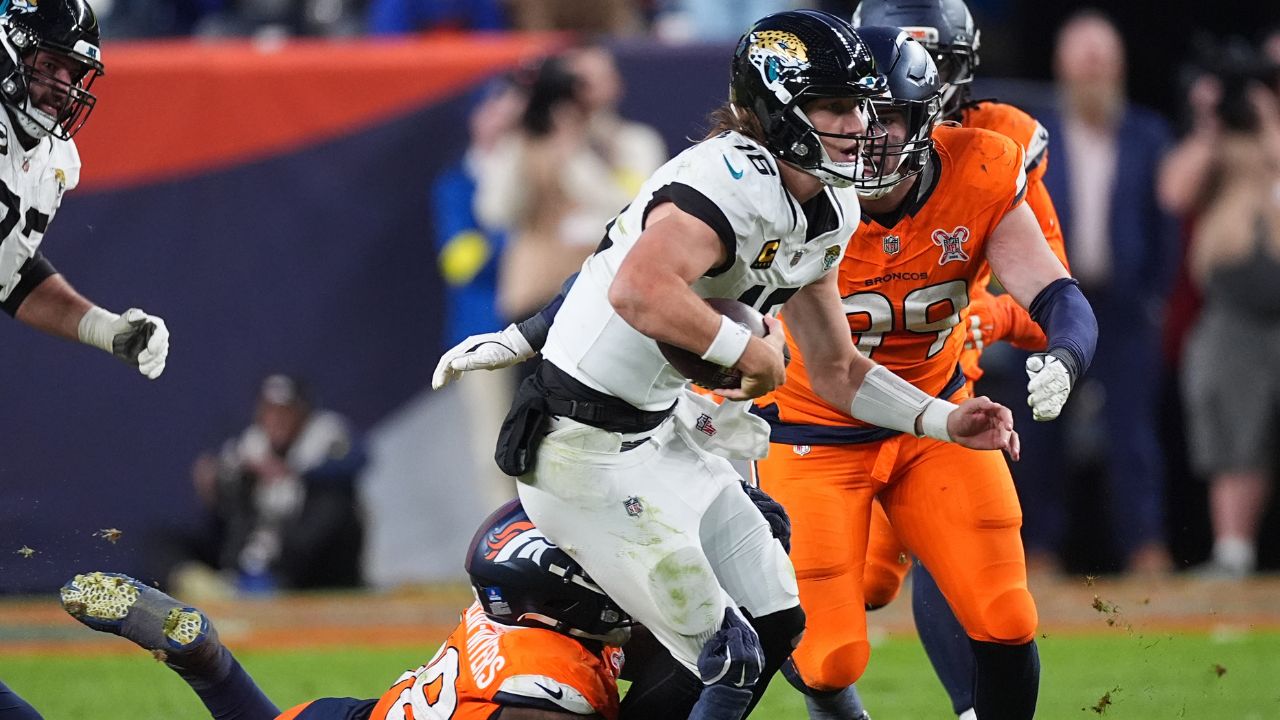 Lawrence's four TDs lift Jaguars past Broncos, snaps 11-game winning ...