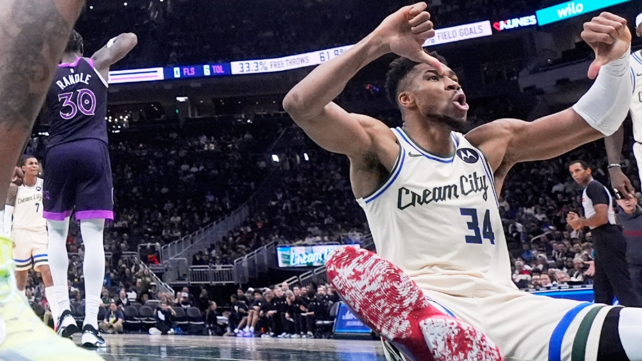 Antetokounmpo Booed by Home Fans Amid Bucks' Struggles Against ...