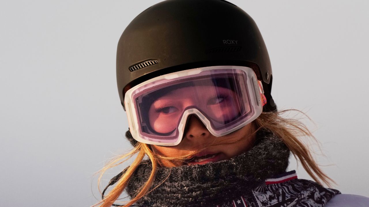 Chloe Kim 'good to go' for Olympics despite labrum tear in shoulder ...