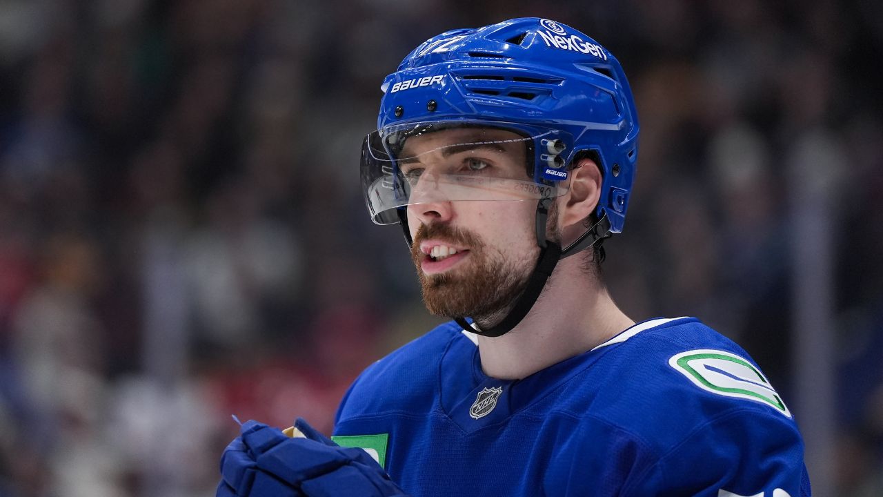 Canucks Filip Chytil Practices in Full-Contact Jersey - News Directory 3