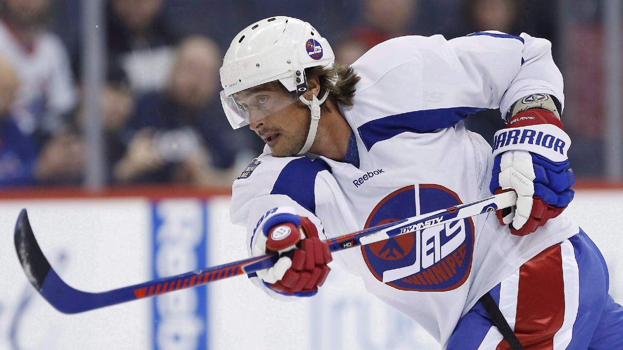 Finnish great Teemu Selanne rips officiating: 'What a joke' - Sportsnet.ca