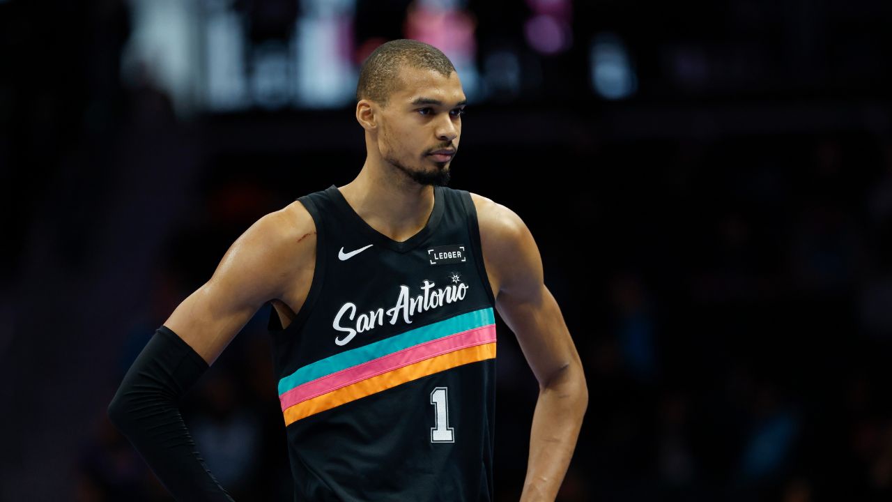 Spurs' return home delayed, forcing NBA to change start time vs. Magic ...