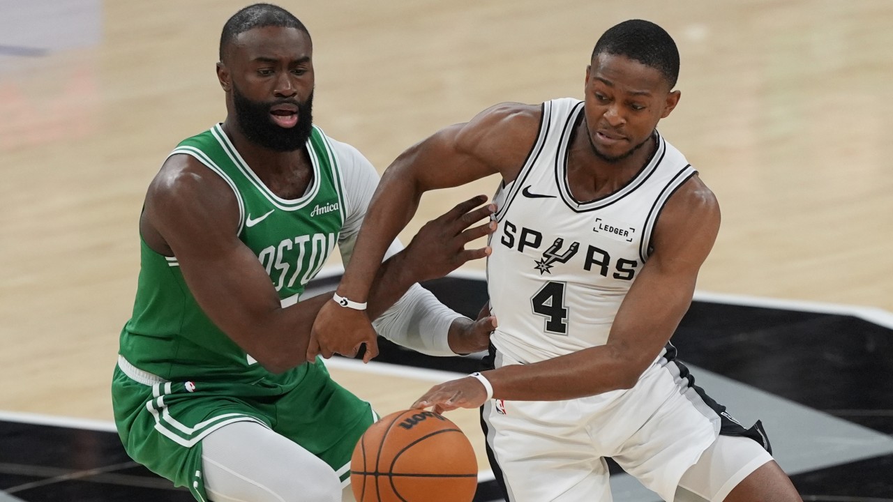 Celtics' Brown ejected in first half vs. Spurs after argument with ...