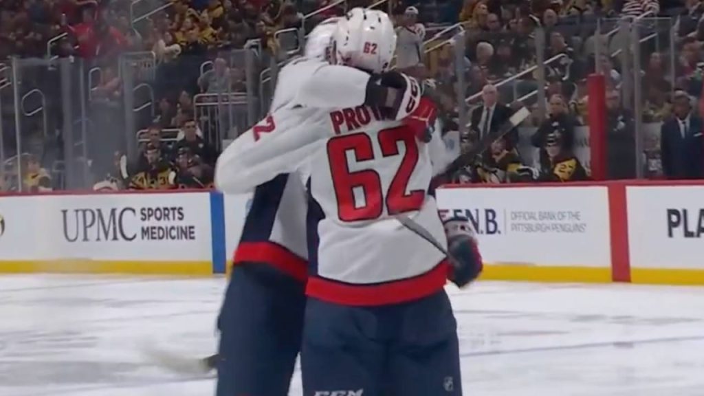 Capitals’ Ilya Protas feeds brother Aliaksei for tap-in finish vs. Penguins