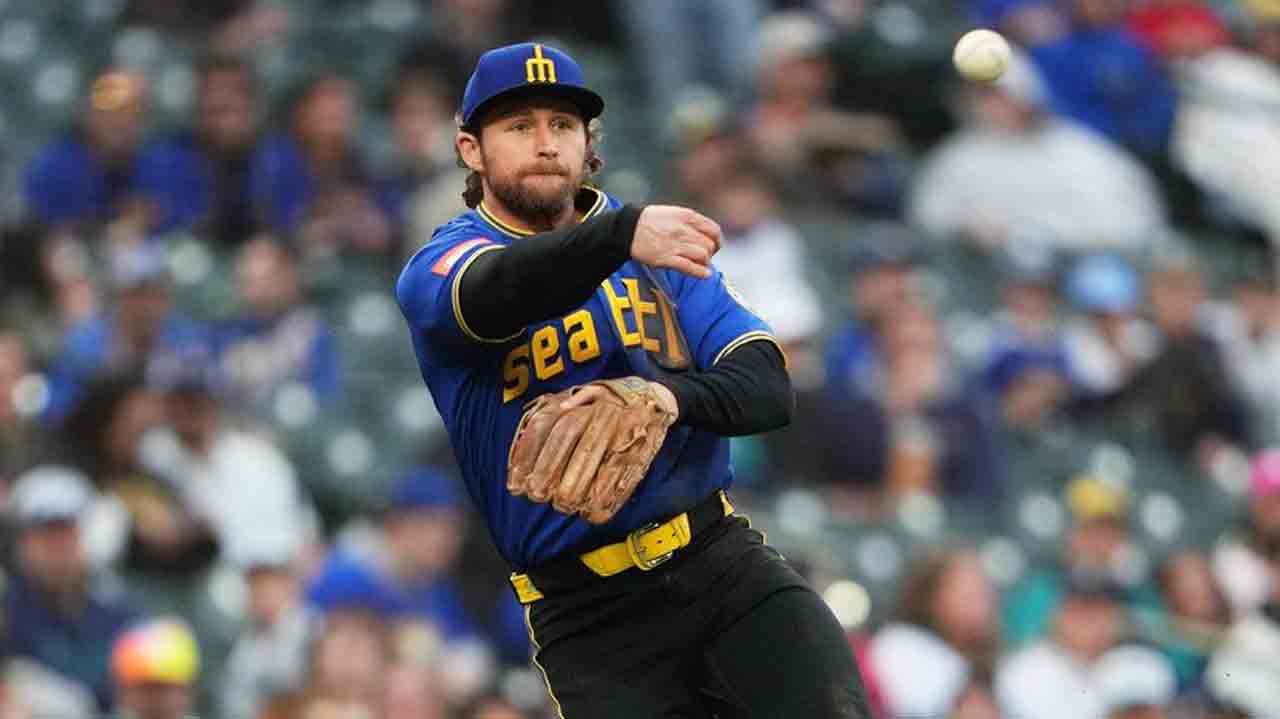 Mariners place Brendan Donovan on 10-day IL with left groin strain ...