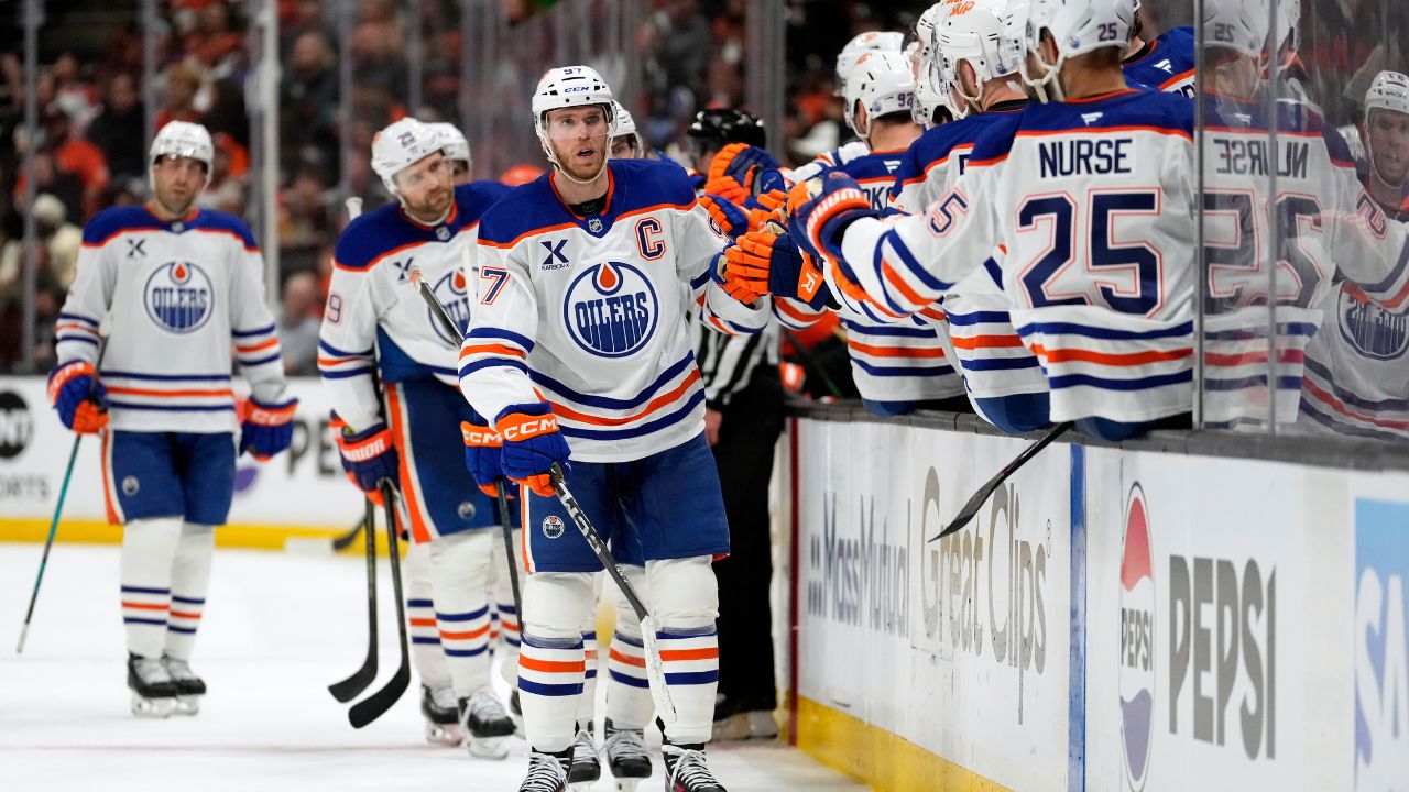 Notebook: Oilers Face Ducks with McDavid's Status Uncertain - BVM Sports