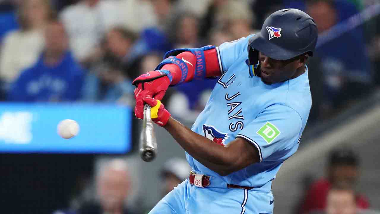 Blue Jays' Jesus Sanchez exits vs. Yankees with apparent injury ...