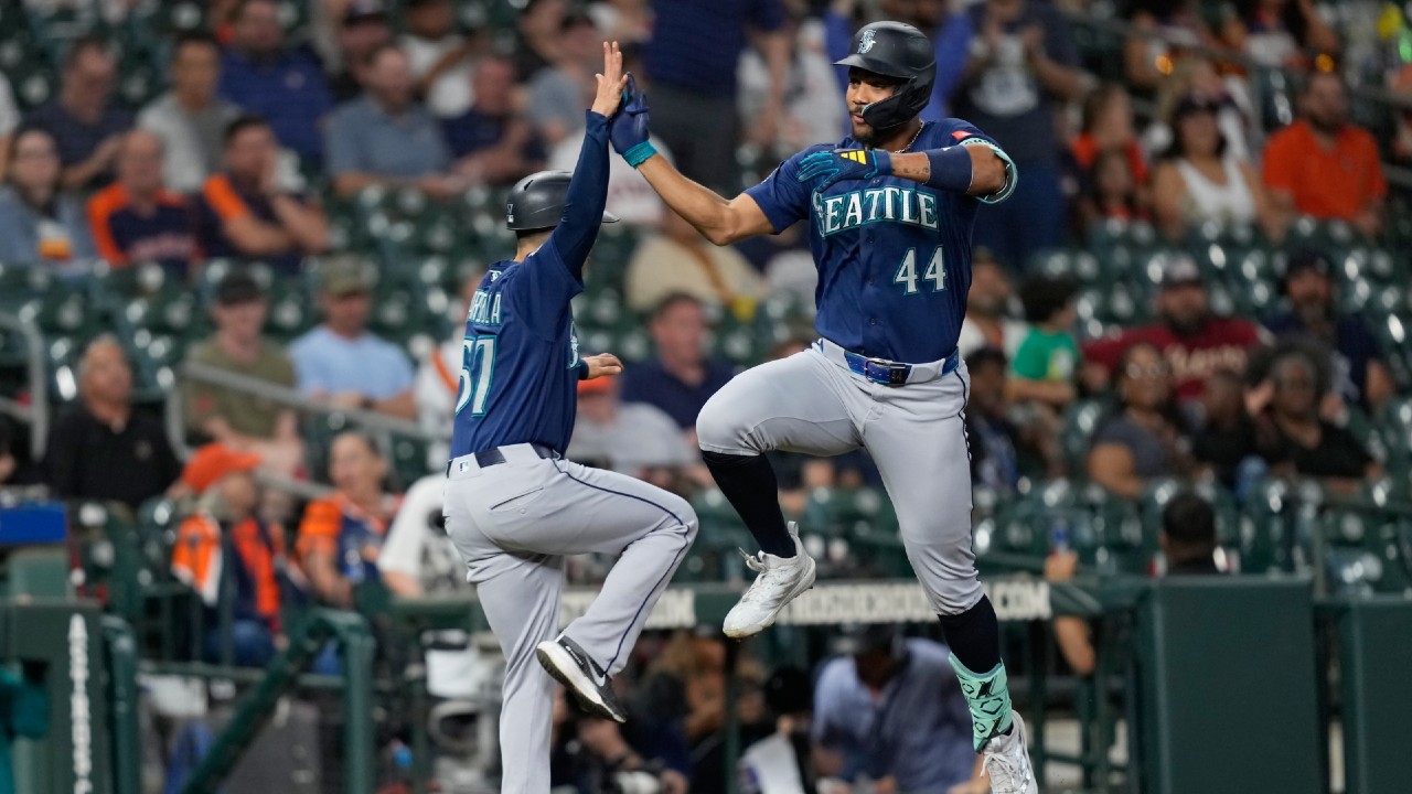 Rodriguez powers Mariners past Astros - Sportsnet.ca